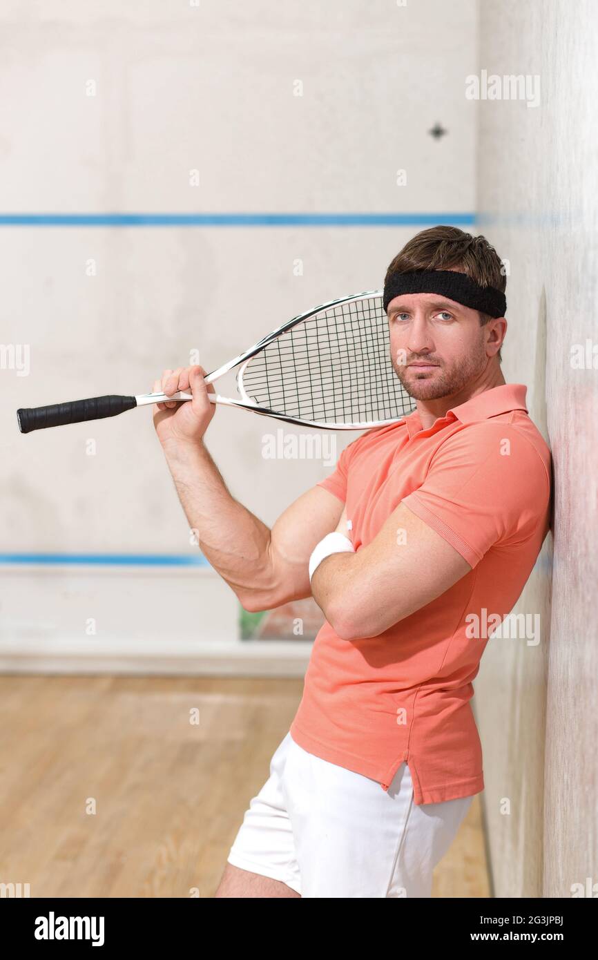 Man playing squash hi-res stock photography and images - Alamy