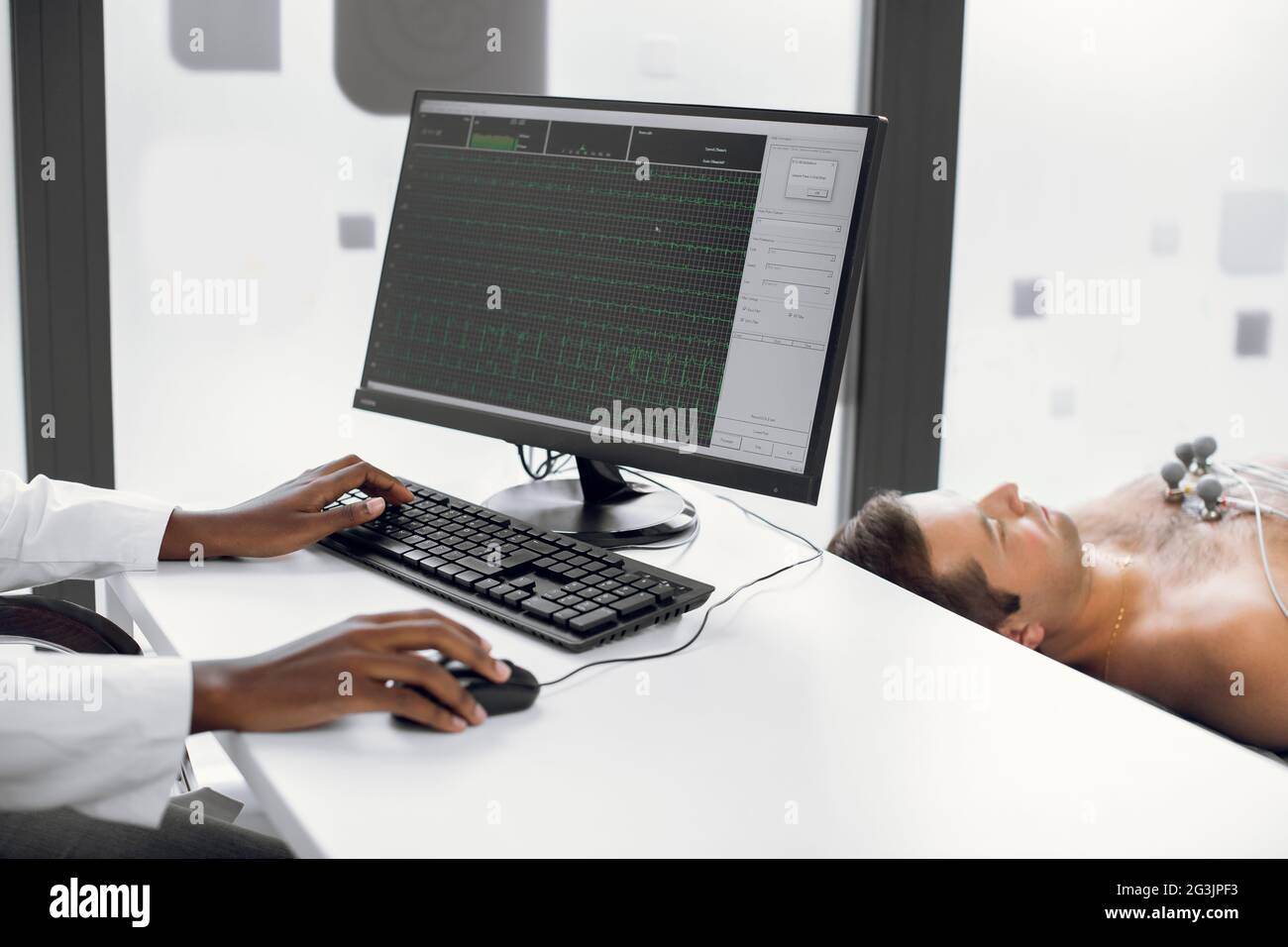 Electrocardiography woman hi-res stock photography and images - Alamy