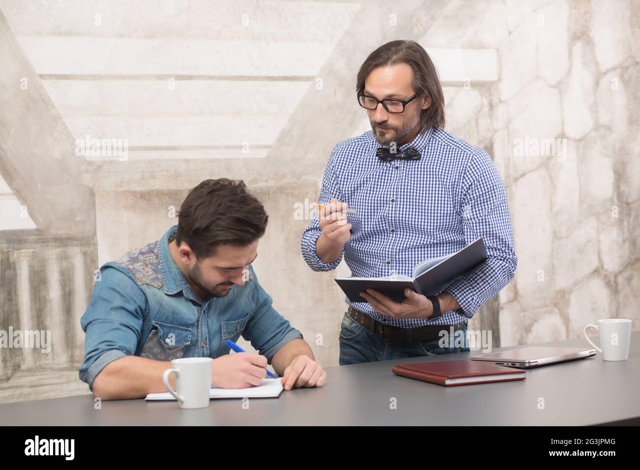 Worker boss hi-res stock photography and images - Alamy