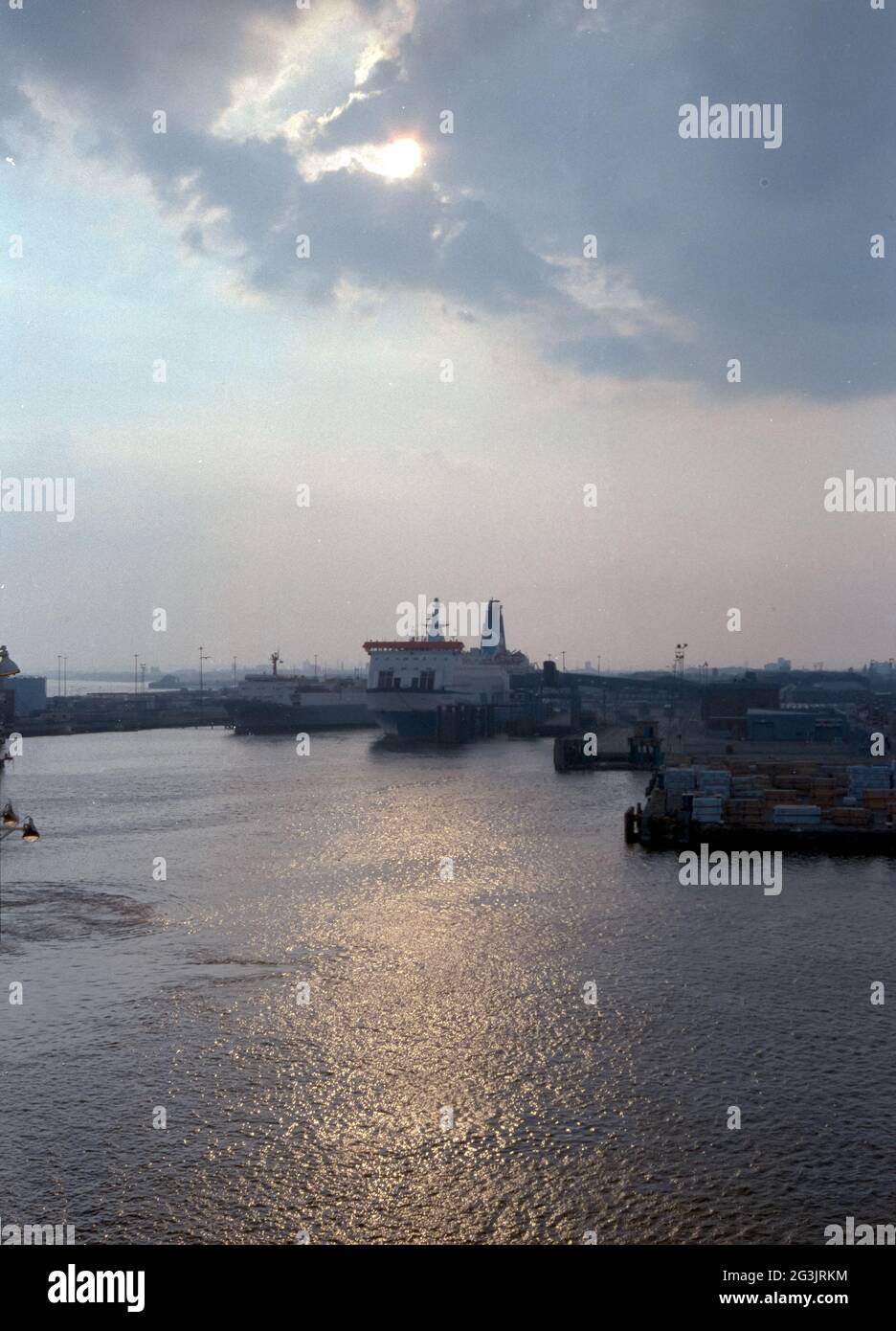 Dusk at Hull King George Dock Stock Photo - Alamy Dusk at Hull King George Dock Stock Photo - Alamy