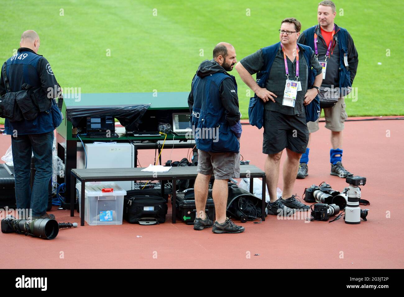 Olympic rings starting blocks hi-res stock photography and images - Alamy