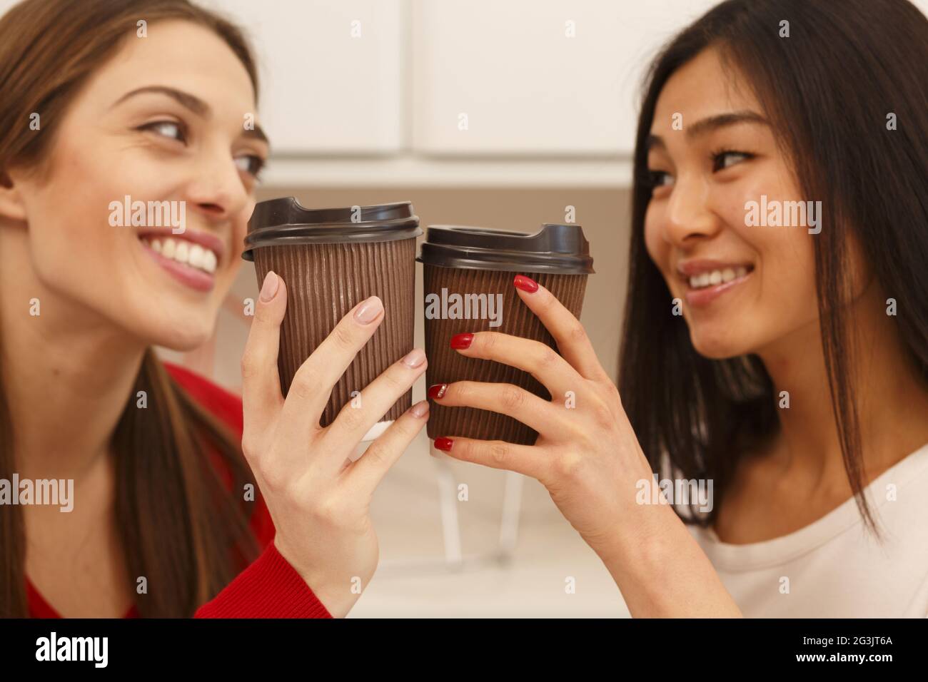 University students drinking hi-res stock photography and images - Alamy