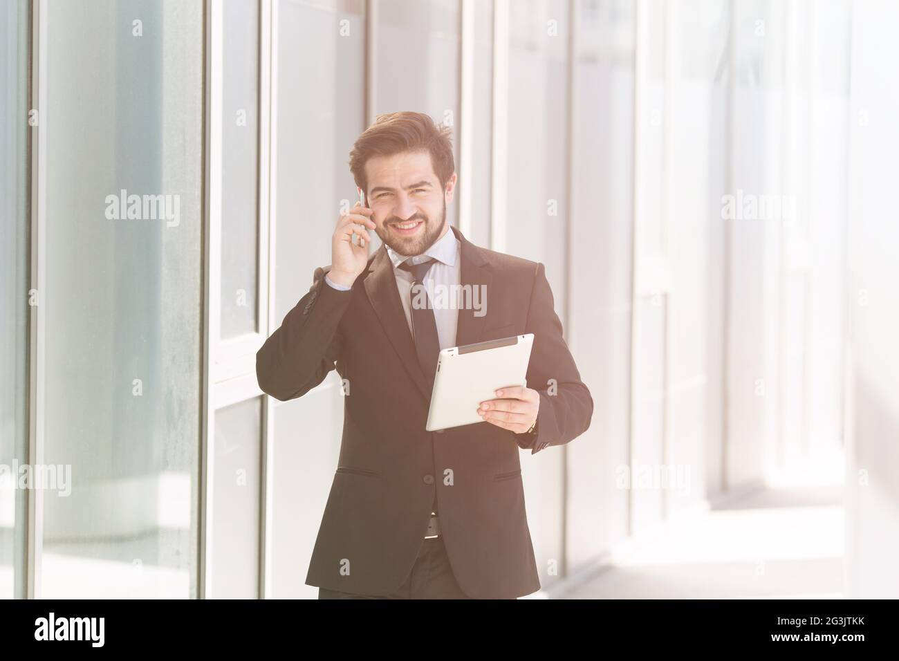 Smart speaking hi-res stock photography and images - Alamy