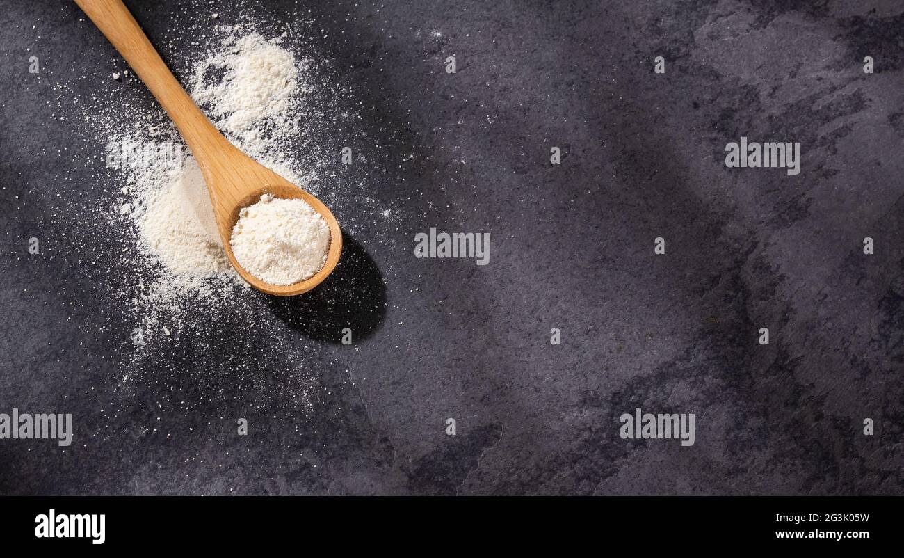 Organic dried onion powder - Allium cepa Stock Photo - Alamy