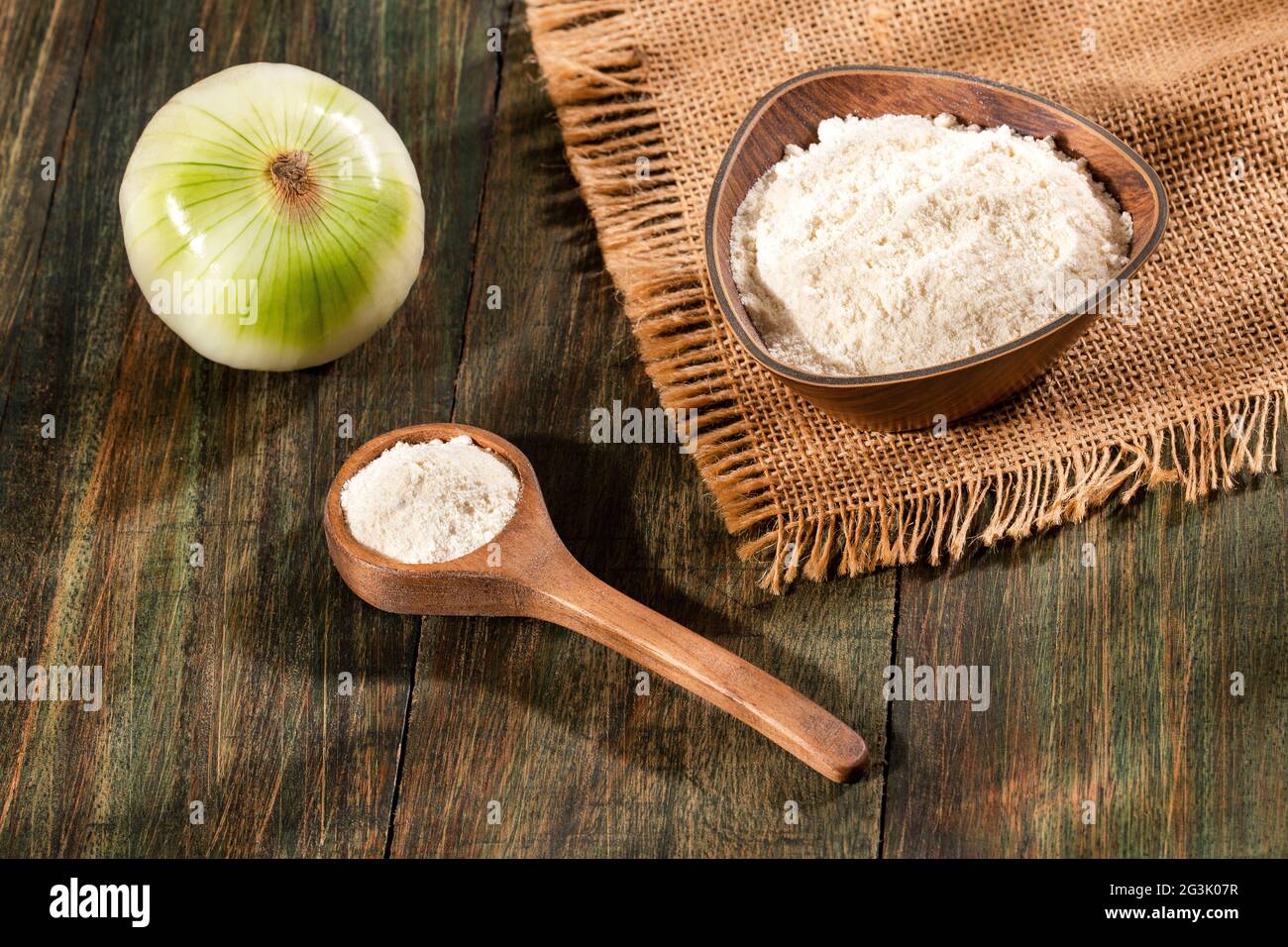 Allium cepa - Organic dried onion powder Stock Photo - Alamy
