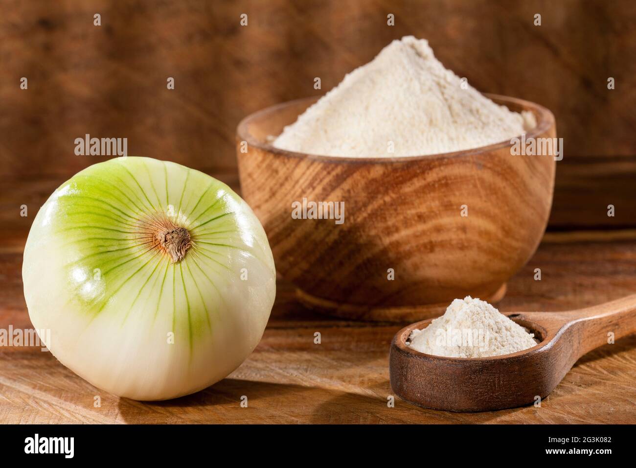 Dried white onion powder - Allium cepa Stock Photo - Alamy