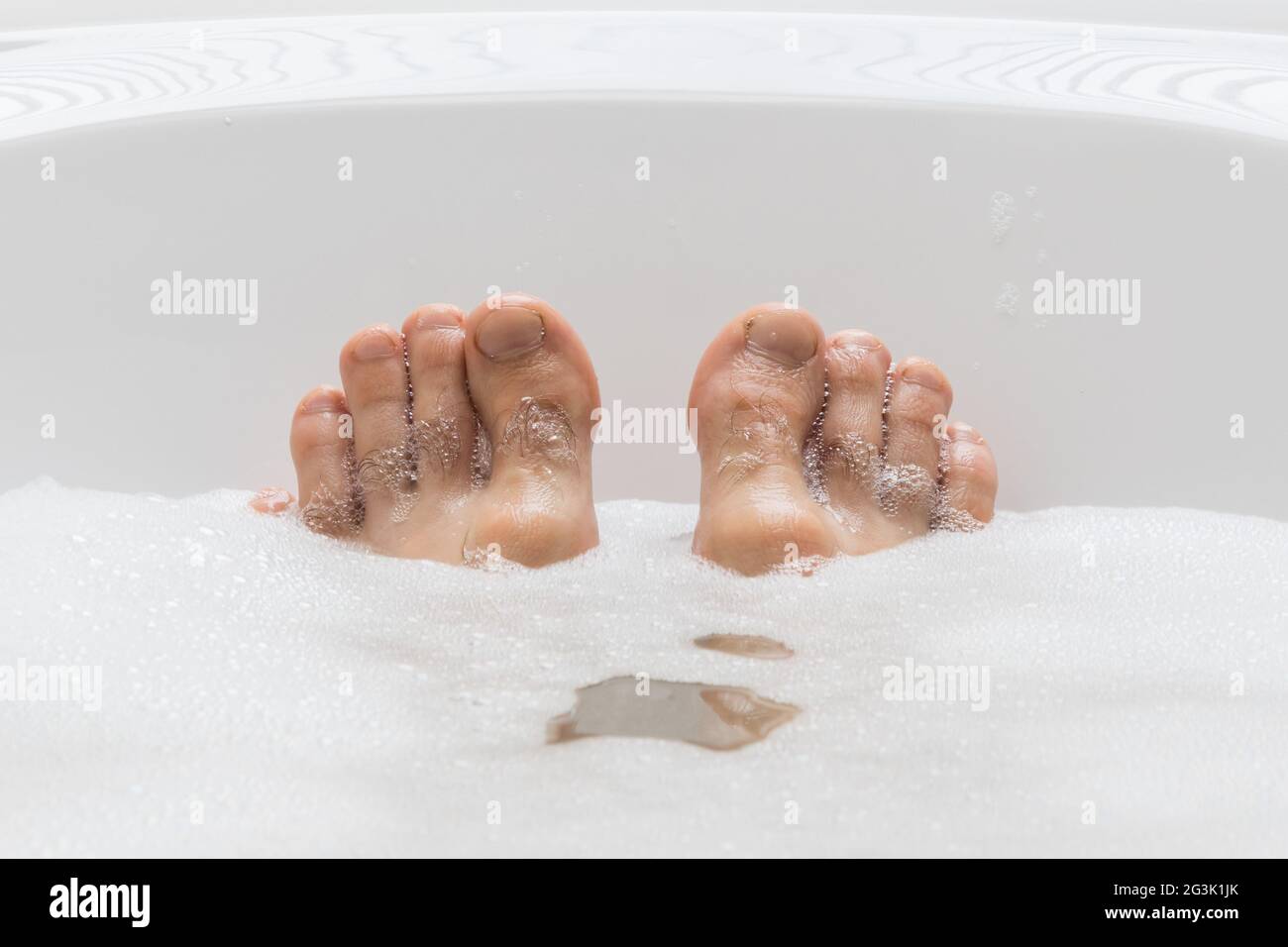 Hairy toes hi-res stock photography and images - Alamy
