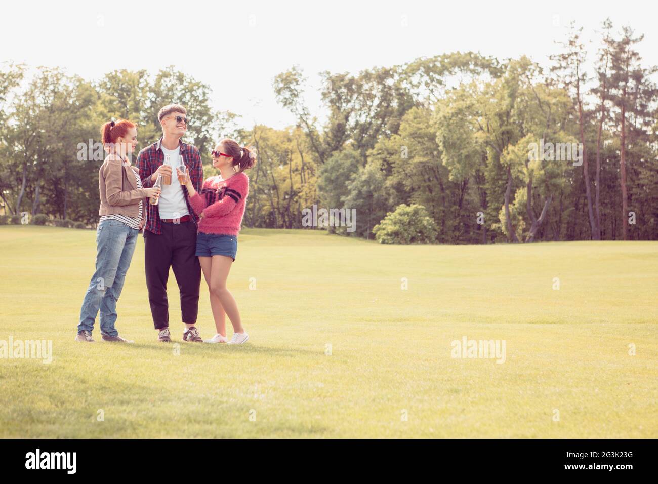 Friends resting hi-res stock photography and images - Alamy