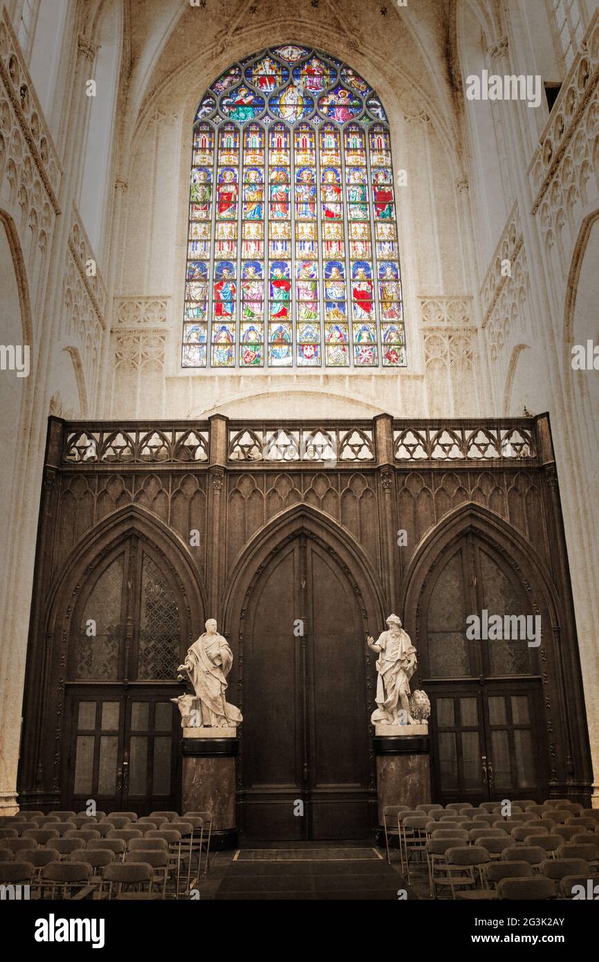 Inside creepy old church vintage hi-res stock photography and images ...