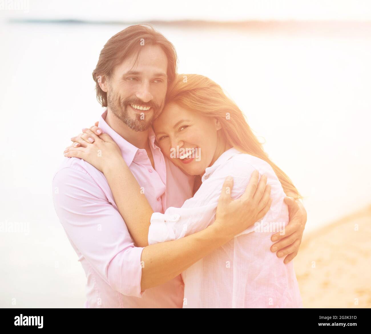 Middle aged couple kissing hi-res stock photography and images - Alamy