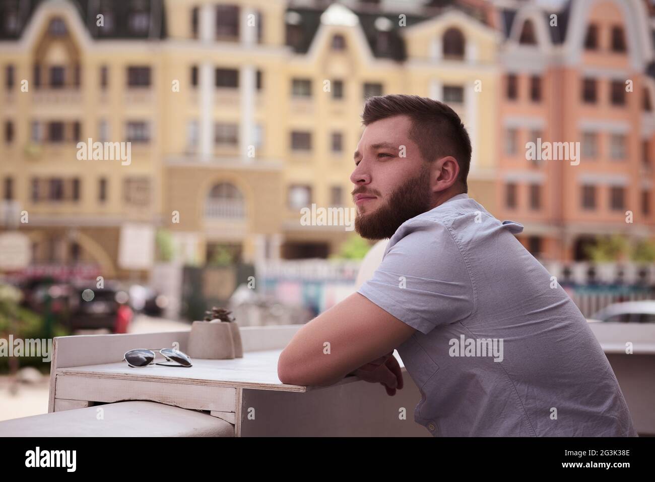 Man in city hi-res stock photography and images - Alamy