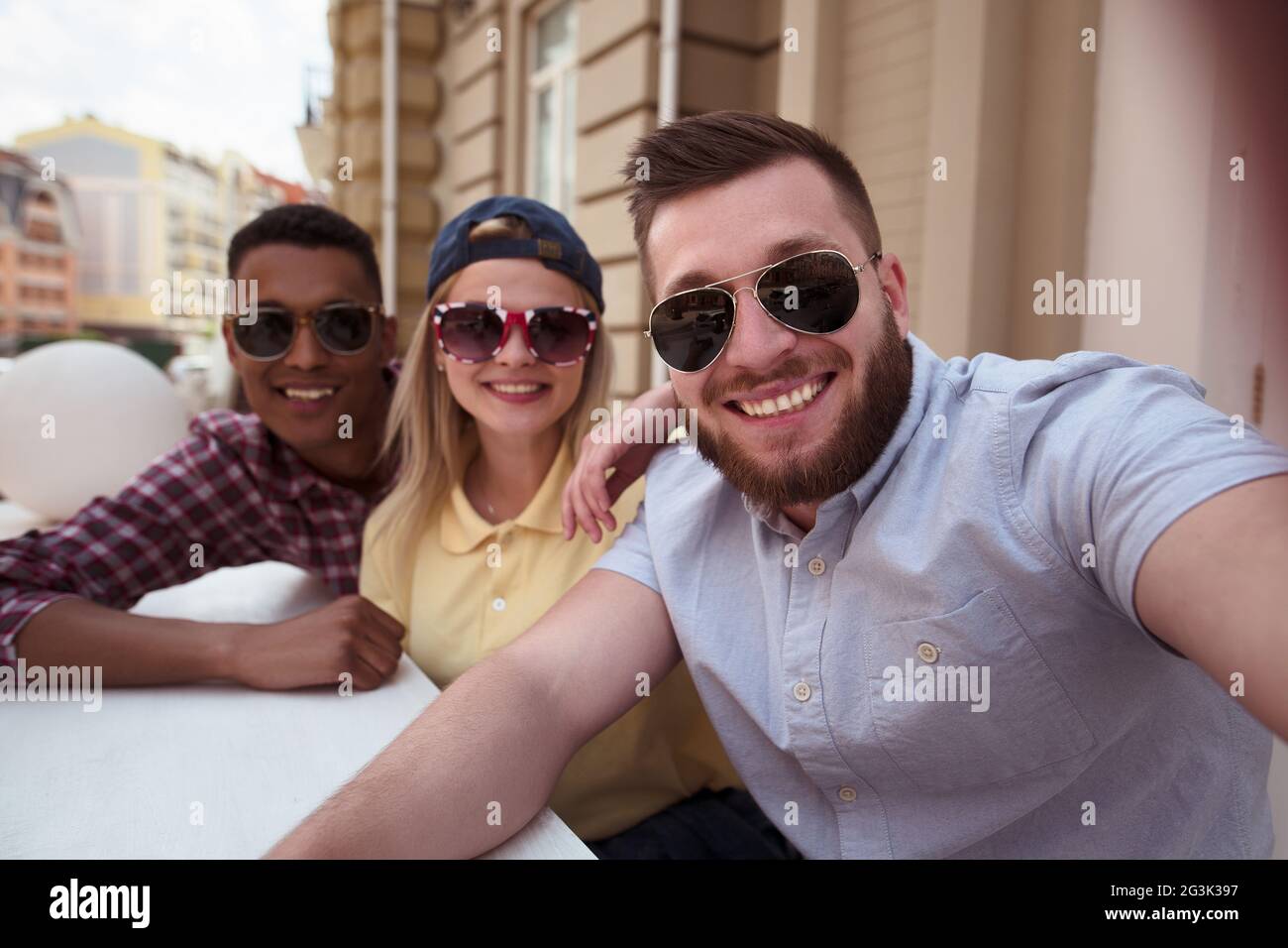 Selfies group of girls hi-res stock photography and images - Alamy