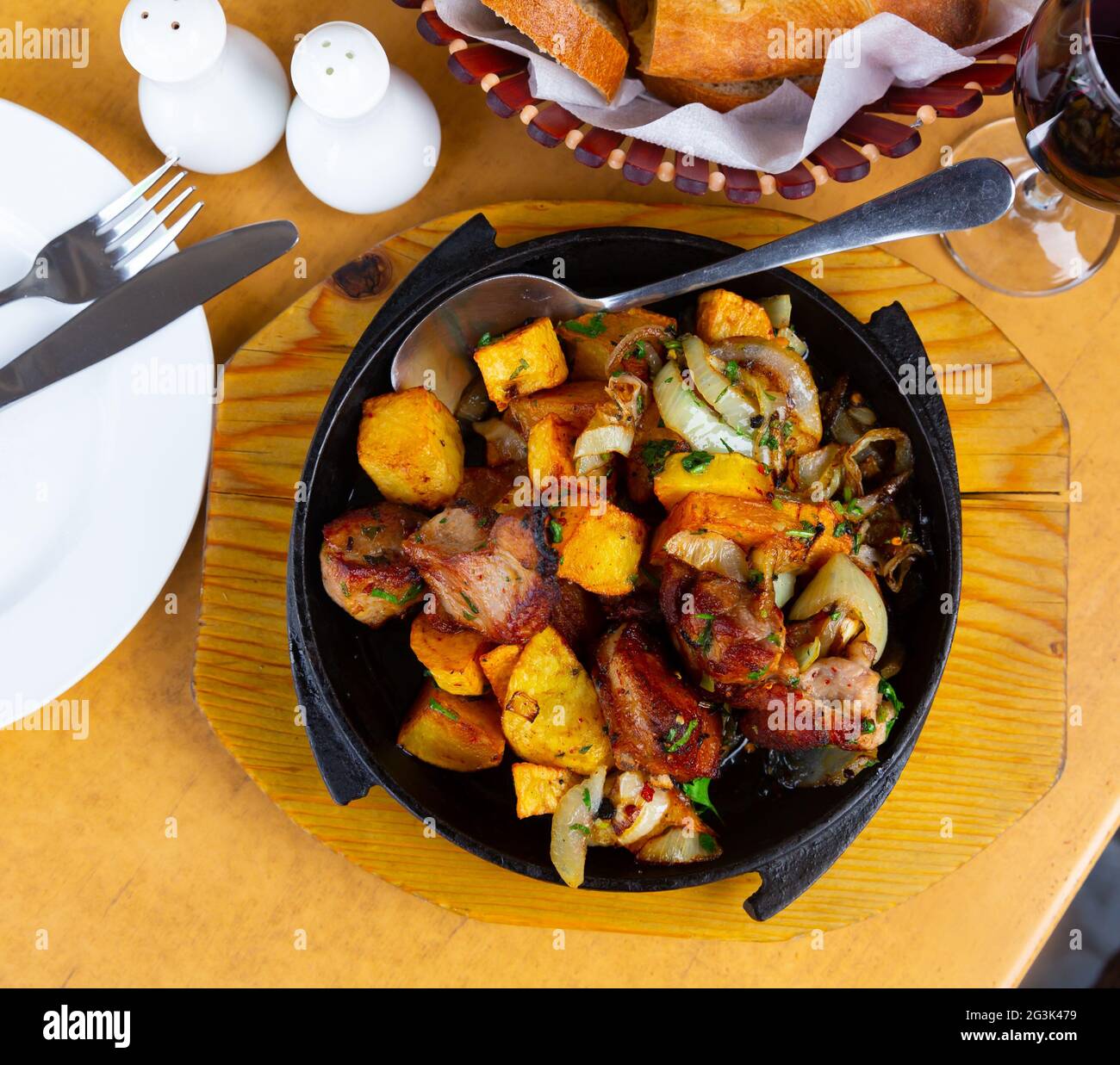 Spicy Ojakhuri from roasted pork with potatoes and onions Stock Photo ...