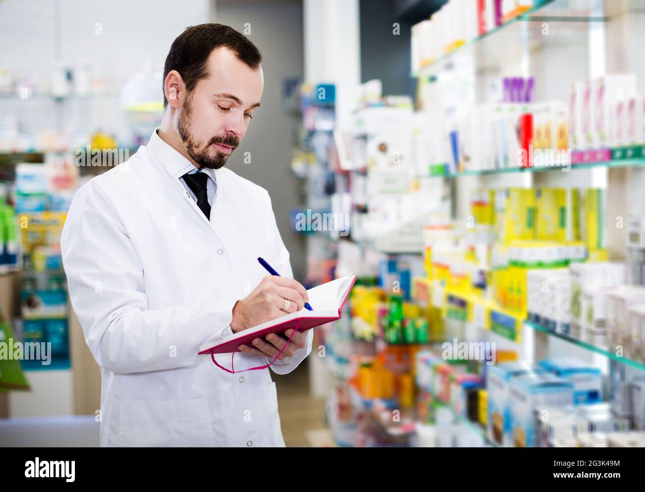 Writing check store hi-res stock photography and images - Alamy