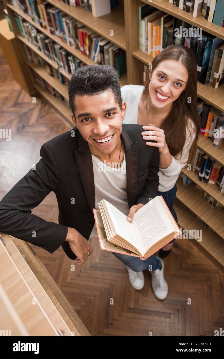 Library students table hi-res stock photography and images - Alamy