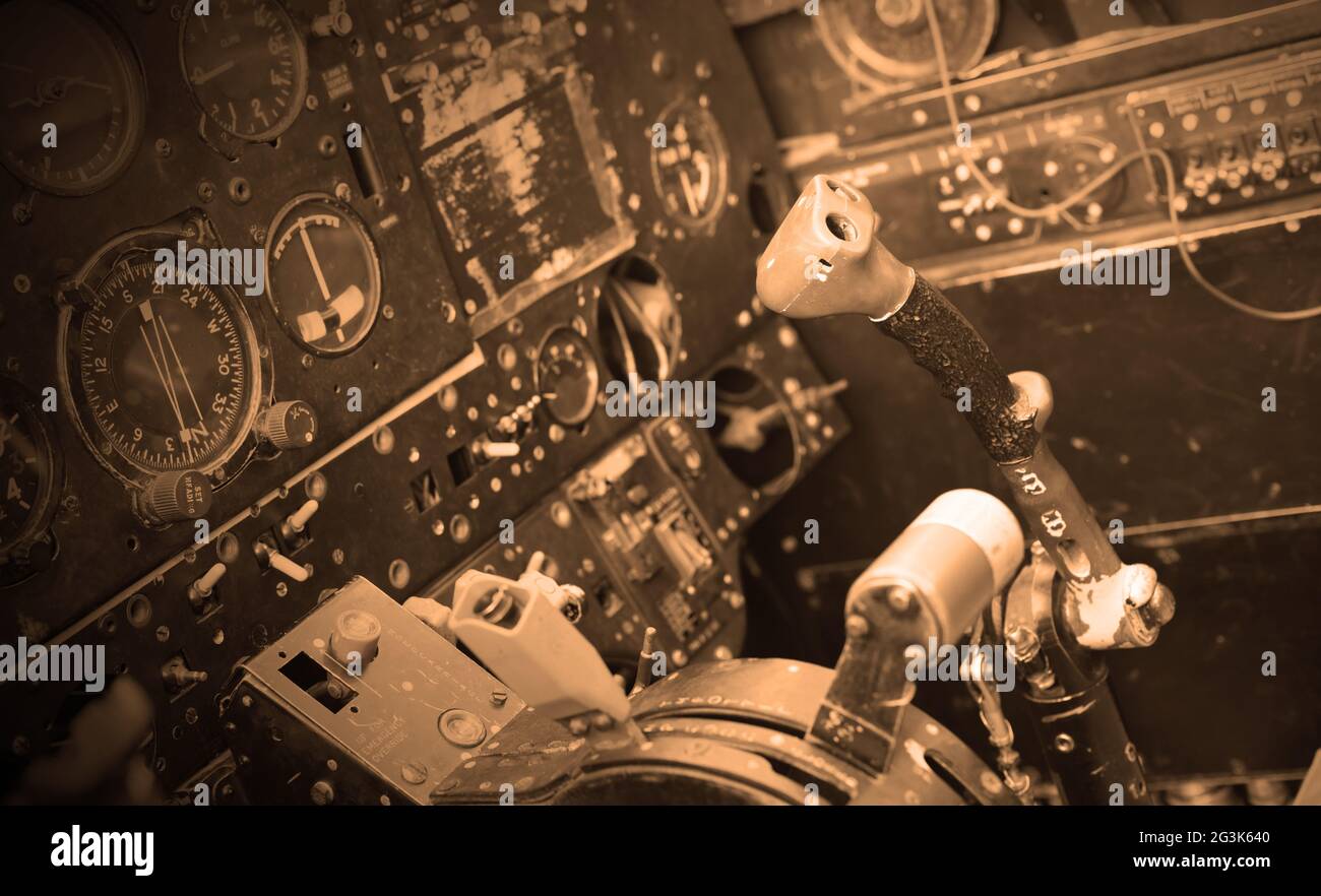 Center console and throttles in airplane Stock Photo - Alamy