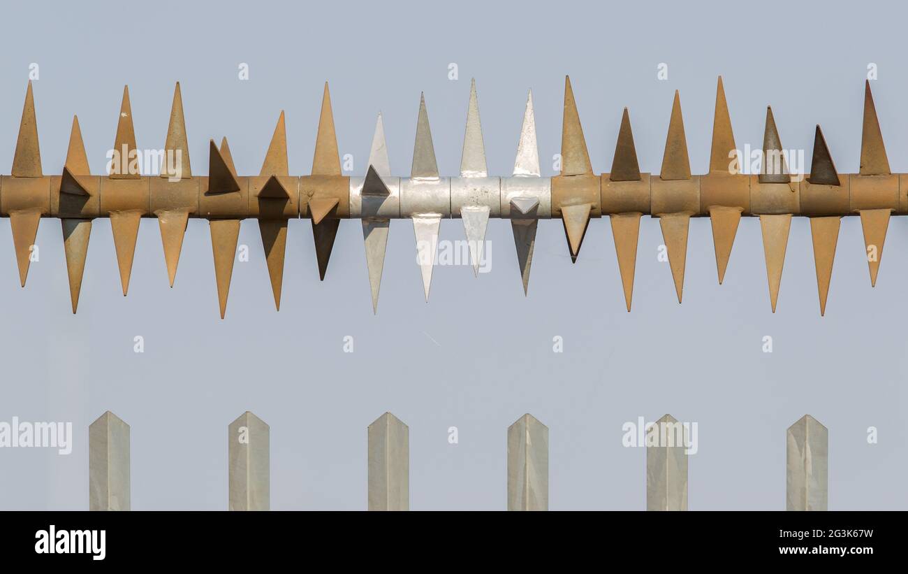 Spikey fence hi-res stock photography and images - Alamy