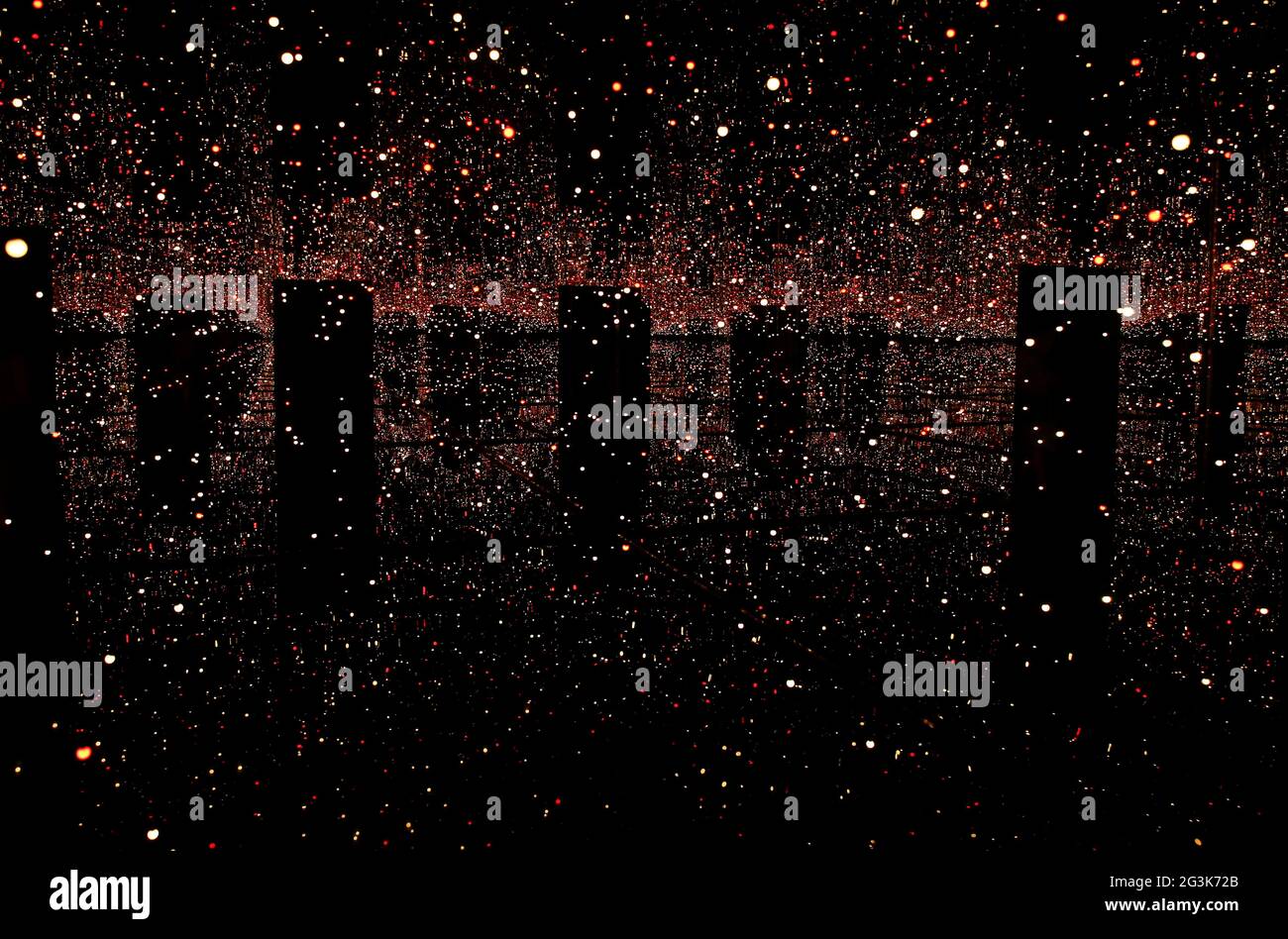 Yayoi kusama infinity rooms hi-res stock photography and images - Alamy
