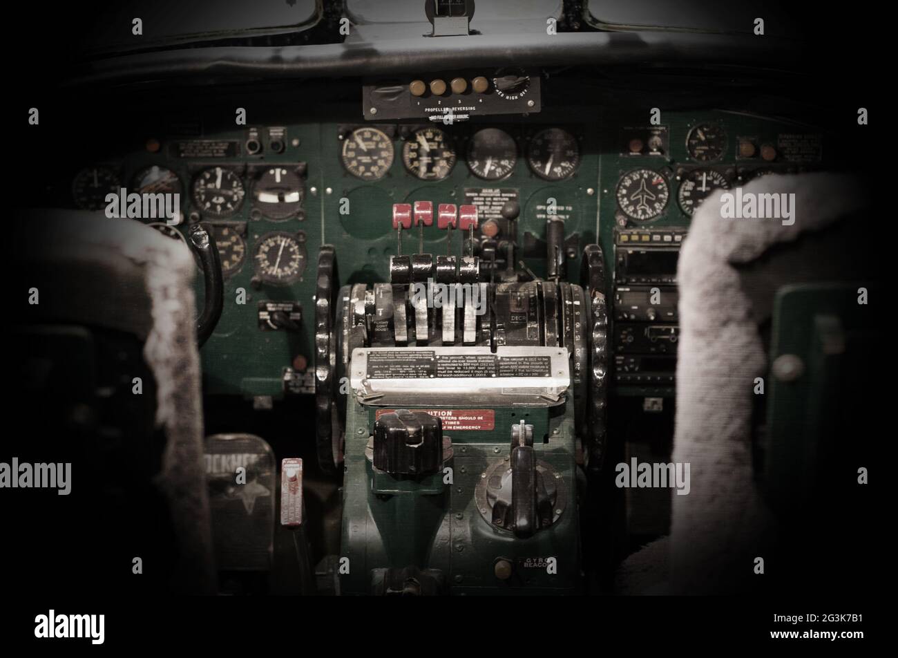 Center console and throttles in airplane Stock Photo - Alamy