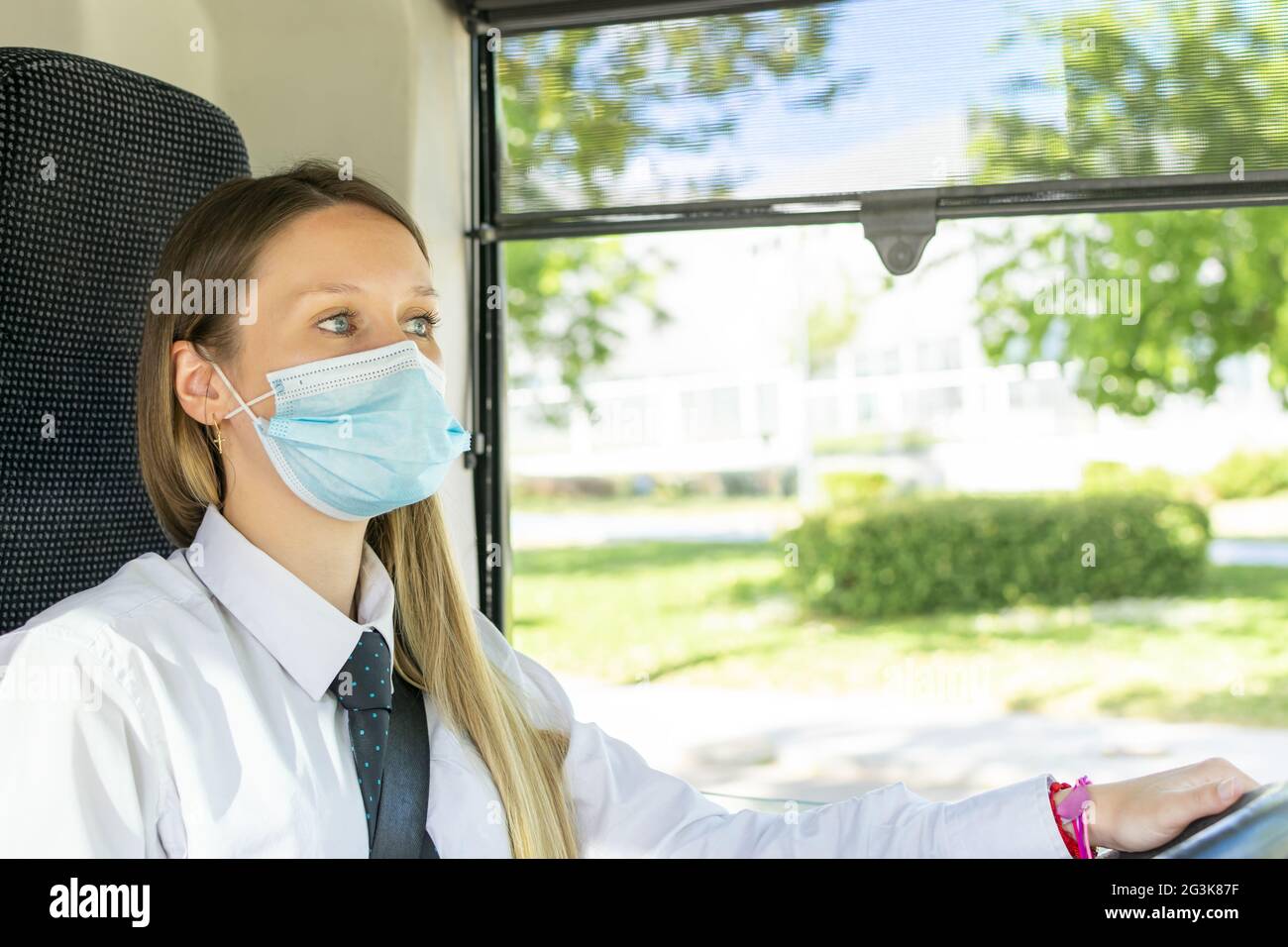 Bus driver face mask hi-res stock photography and images - Alamy