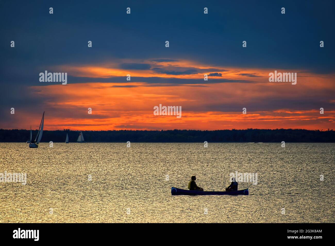 Canoe sunset hi-res stock photography and images - Alamy