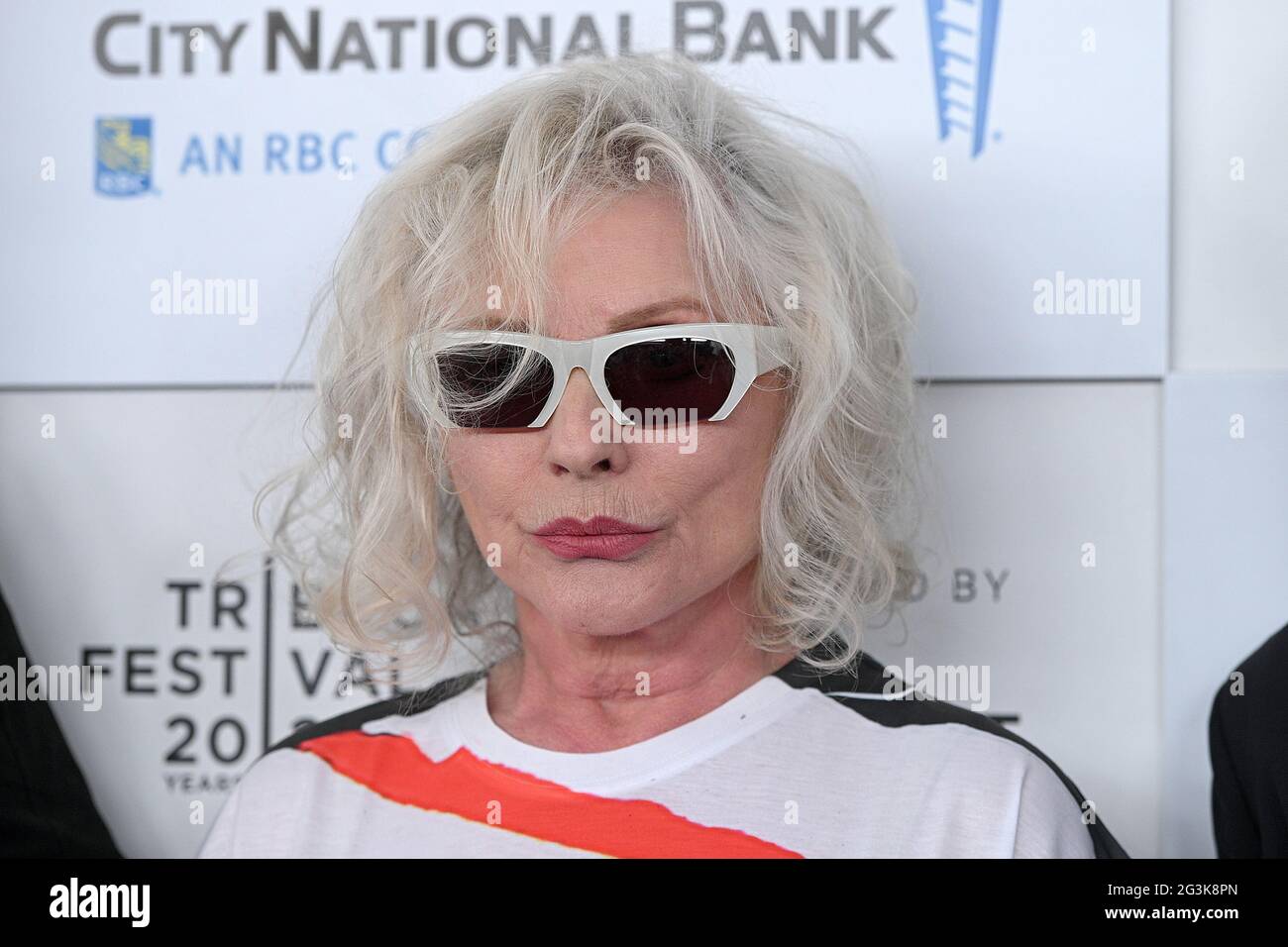 Singer Debbie Harry attends the “Blondie” Vivir En La Habana” premiere ...