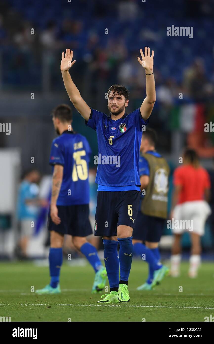 Italy switzerland 2020 locatelli hi-res stock photography and images ...