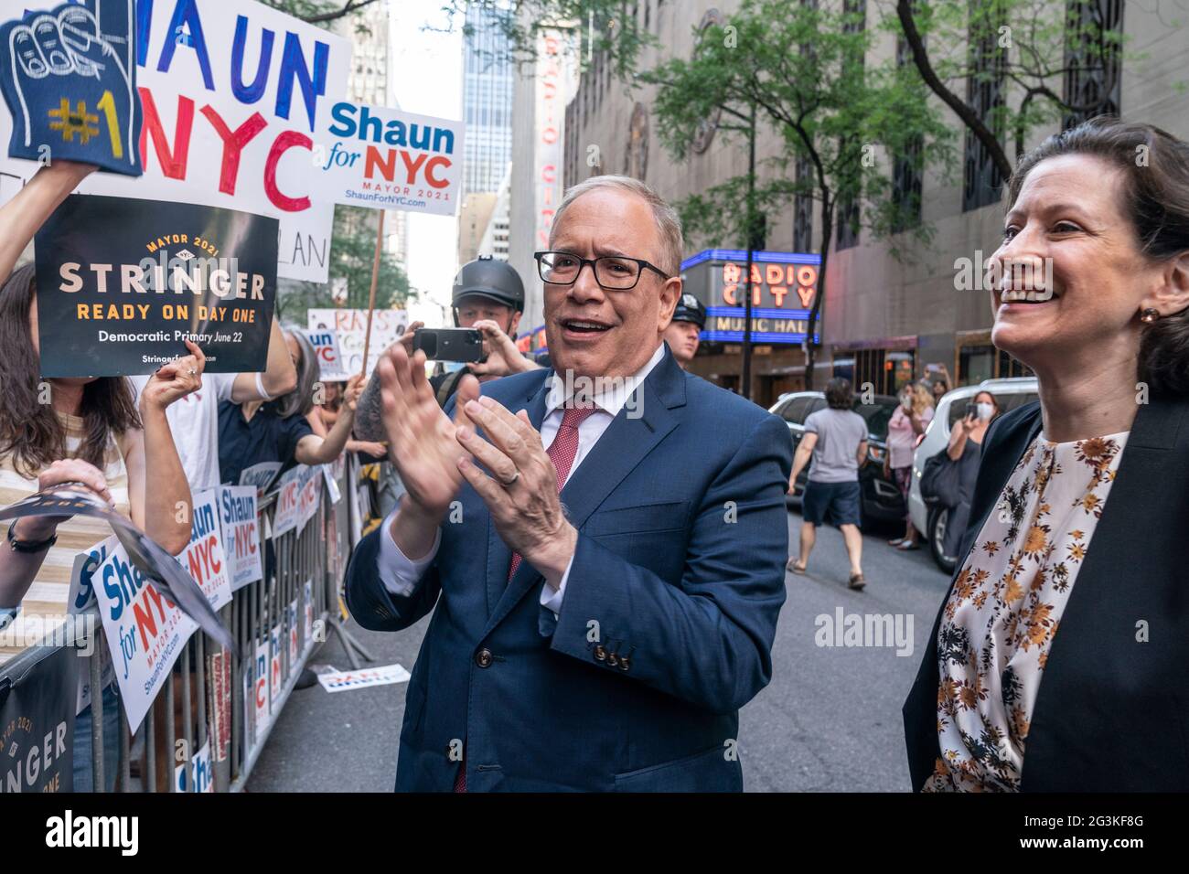 New York, NY - June 16, 2021: Mayoral candidate Scott Stringer and wife ...