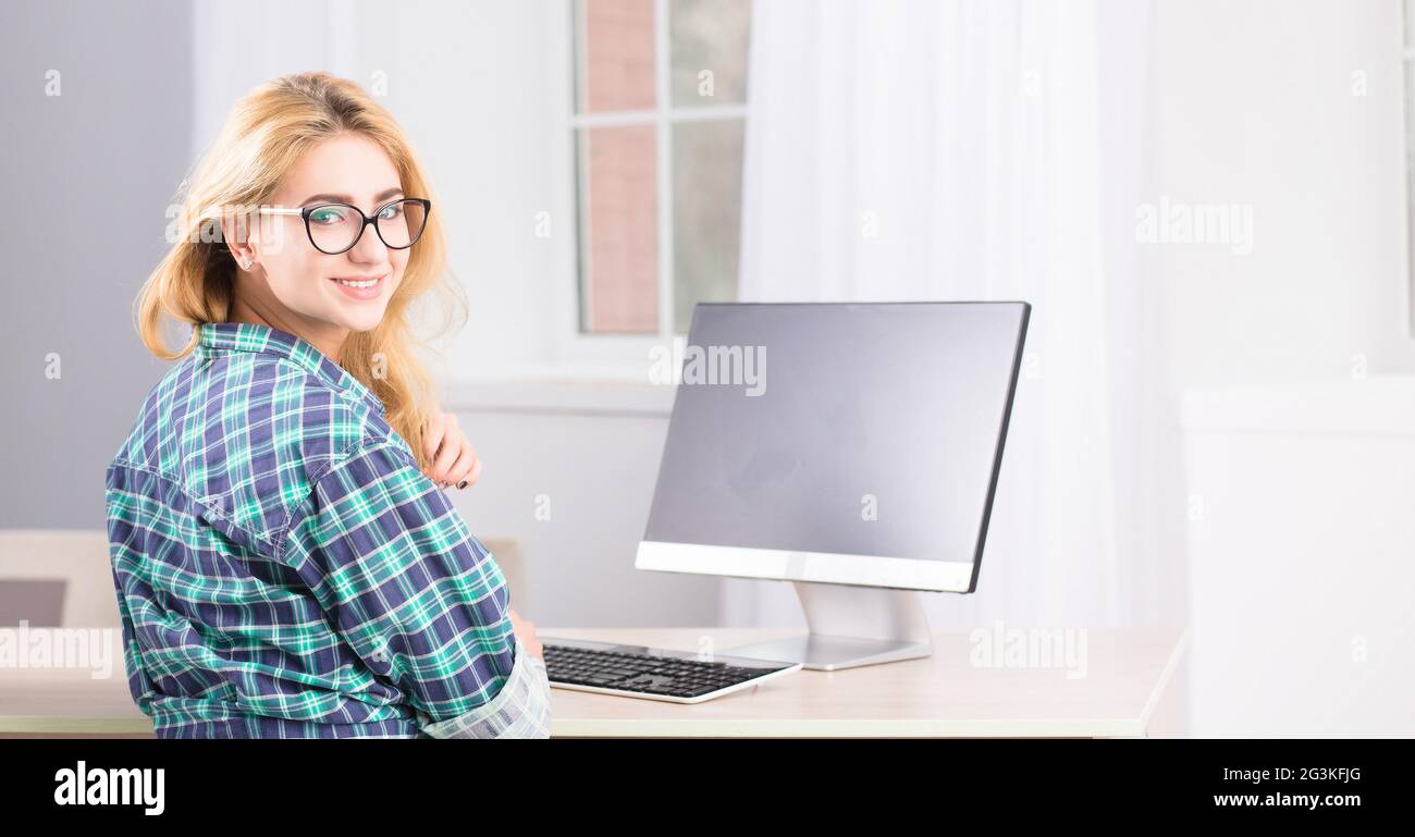 Pretty lady smiling for camera Stock Photo - Alamy