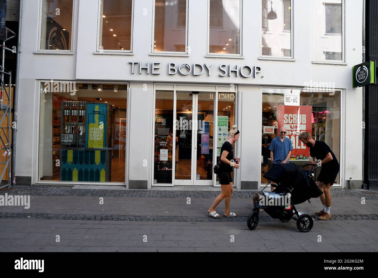 Copenhagen, Denmark. 16 June 2021, Sale at the body shop on streoget in ...