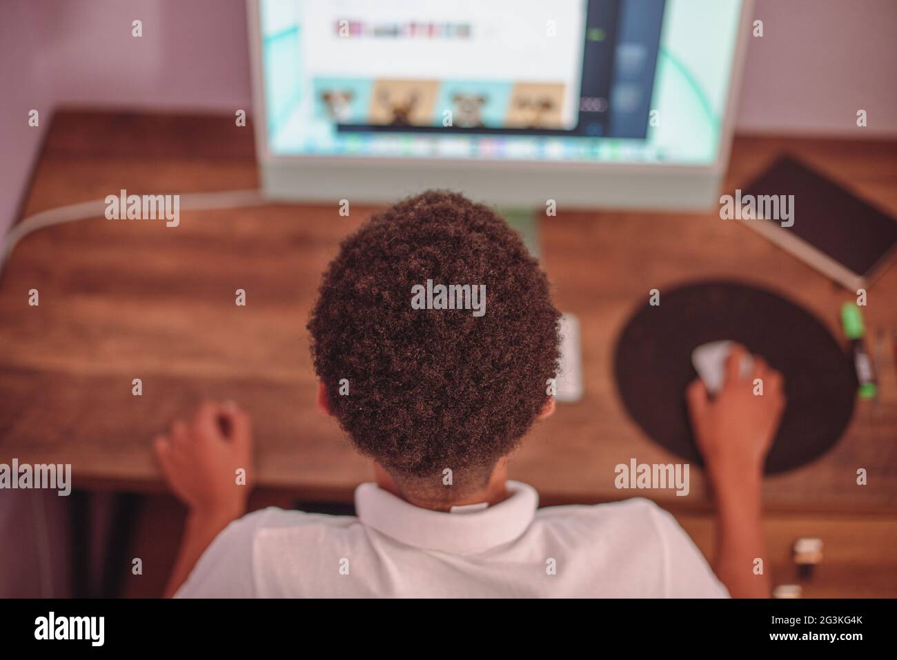 Doing school work hi-res stock photography and images - Alamy
