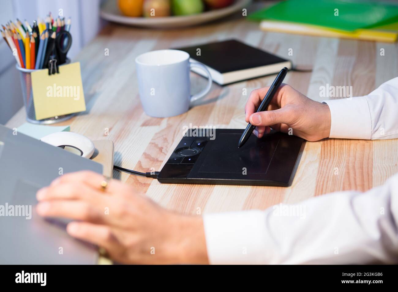 Freelance network hi-res stock photography and images - Alamy