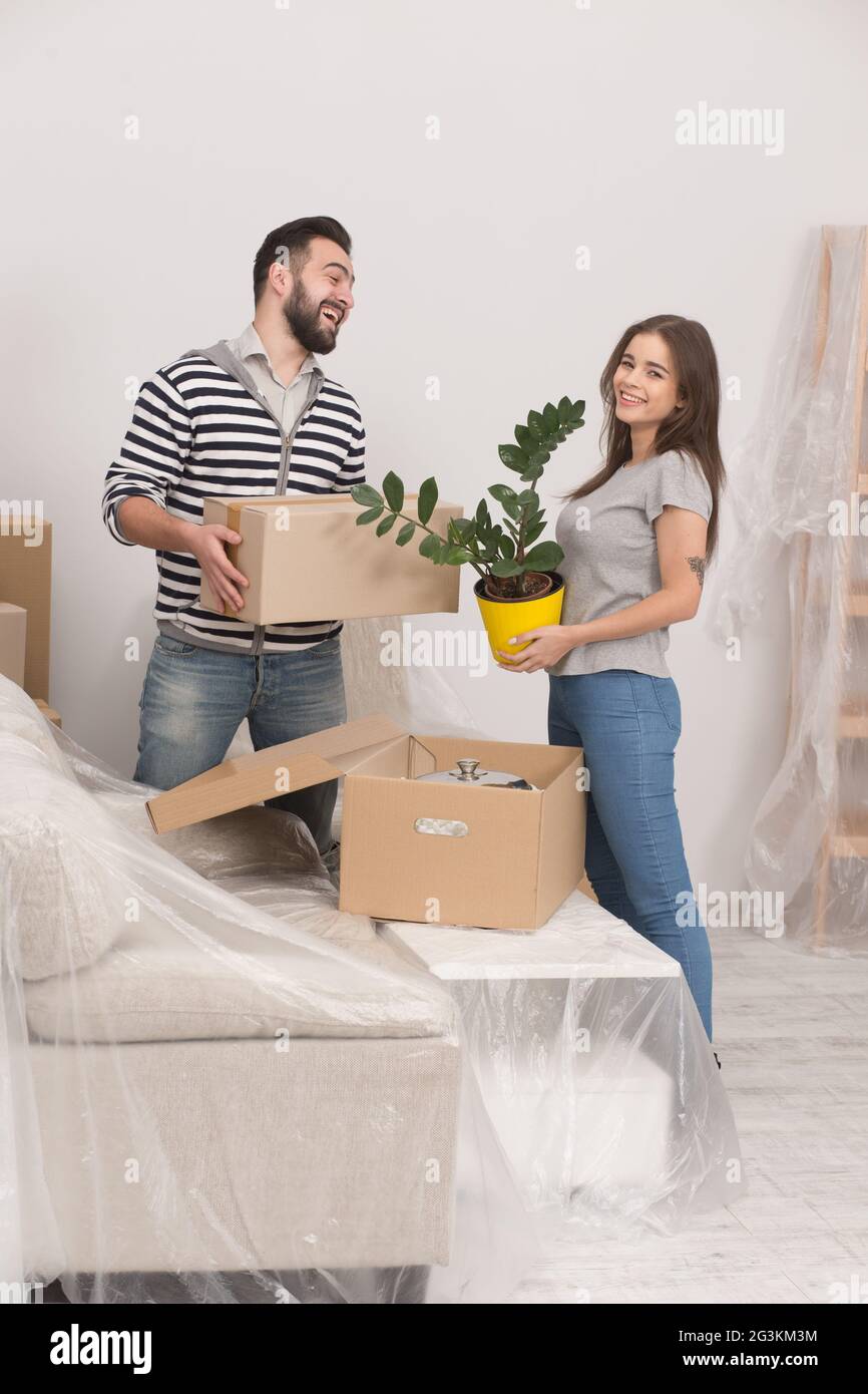 Moving to new home hi-res stock photography and images - Alamy