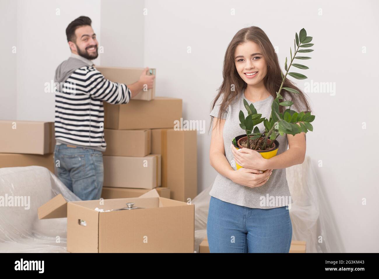 Moving to new home hi-res stock photography and images - Alamy