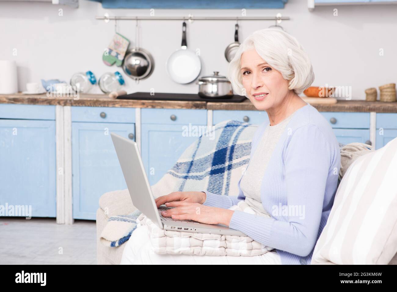 Granny computer hi-res stock photography and images - Alamy