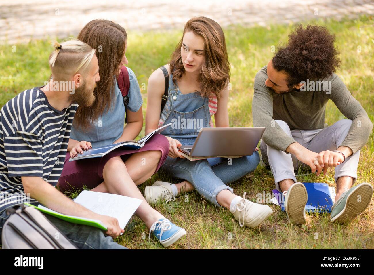 Campus learning hi-res stock photography and images - Alamy
