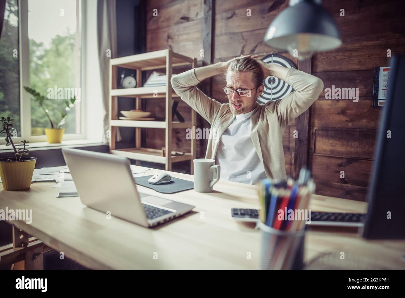 Doing work hi-res stock photography and images - Alamy