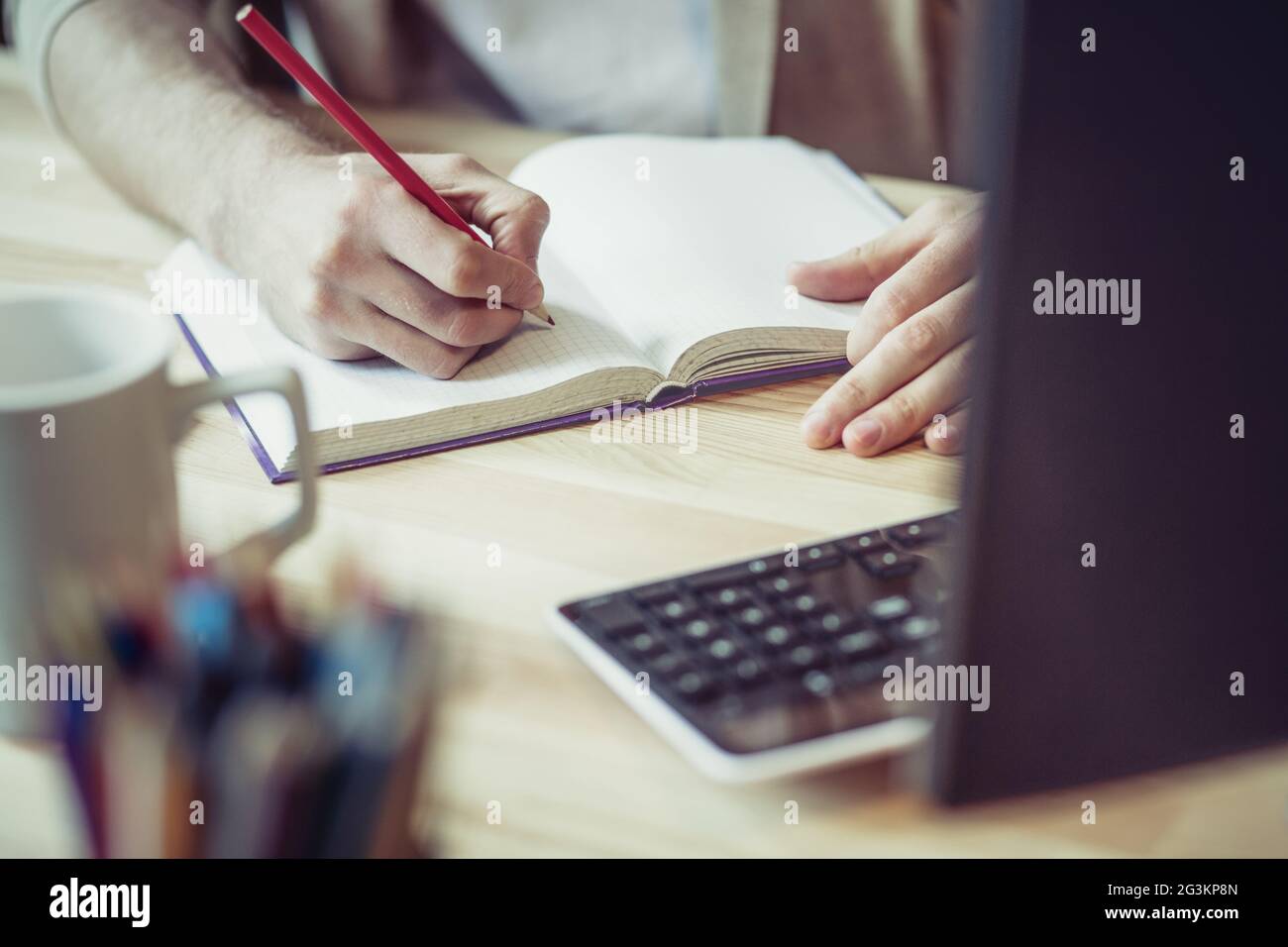 Man planning hands writing hi-res stock photography and images - Alamy
