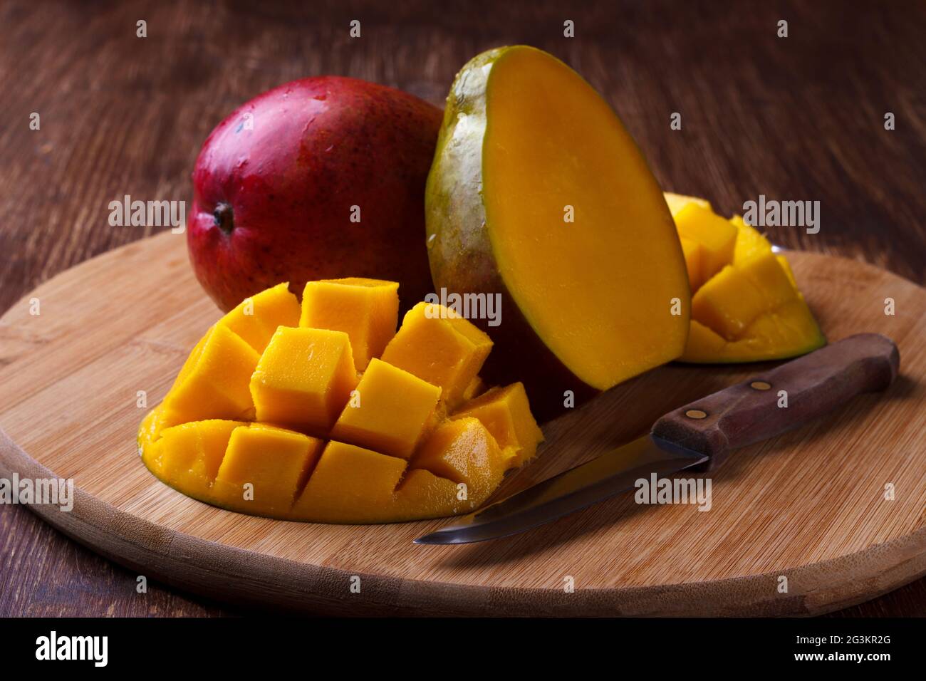 Ripe organic mango Stock Photo - Alamy