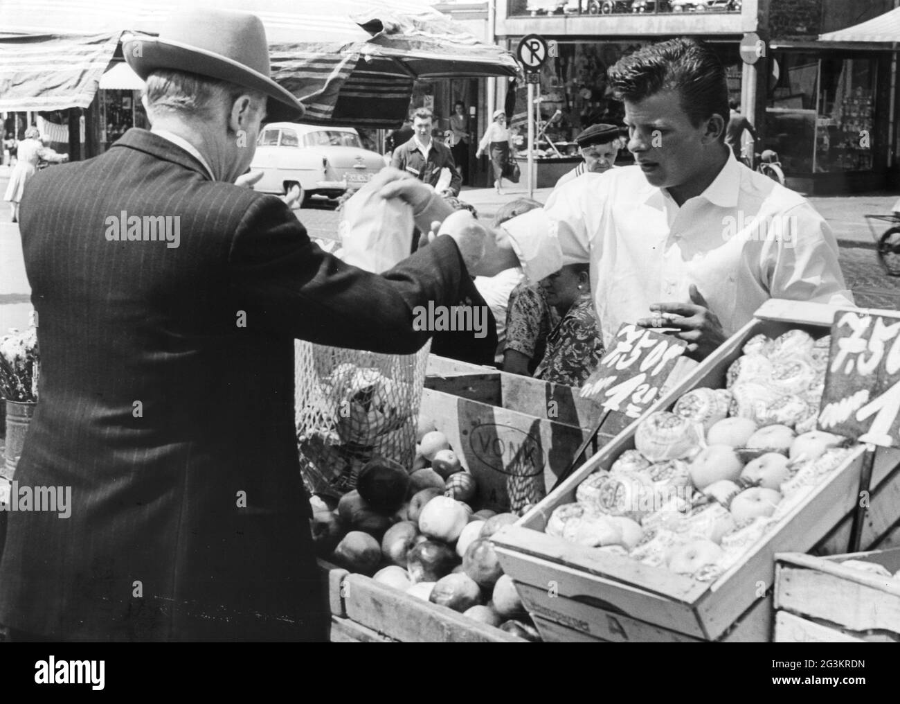 1960s market hi-res stock photography and images - Alamy