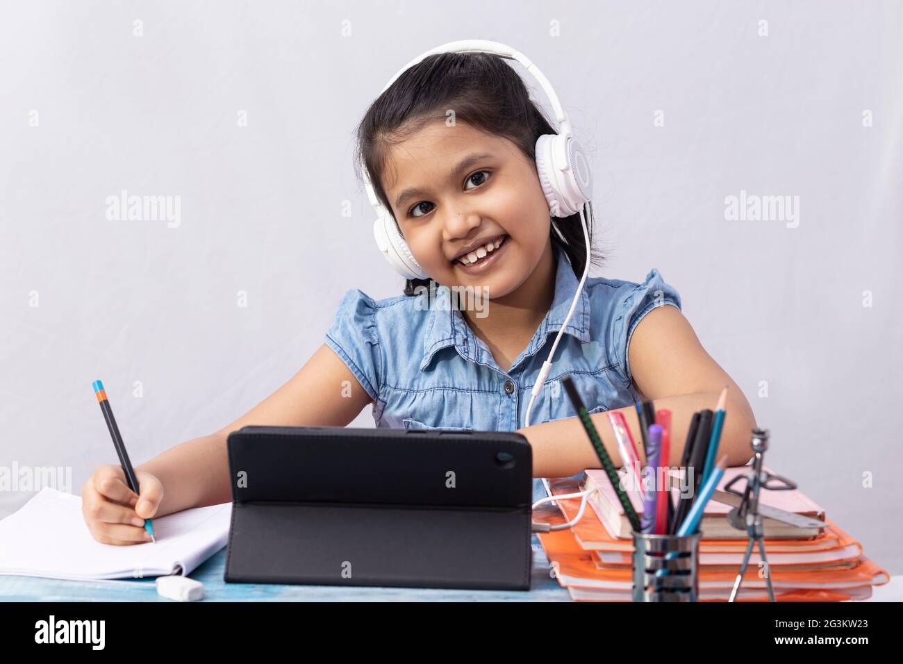 Indian girl computer school hi-res stock photography and images - Alamy