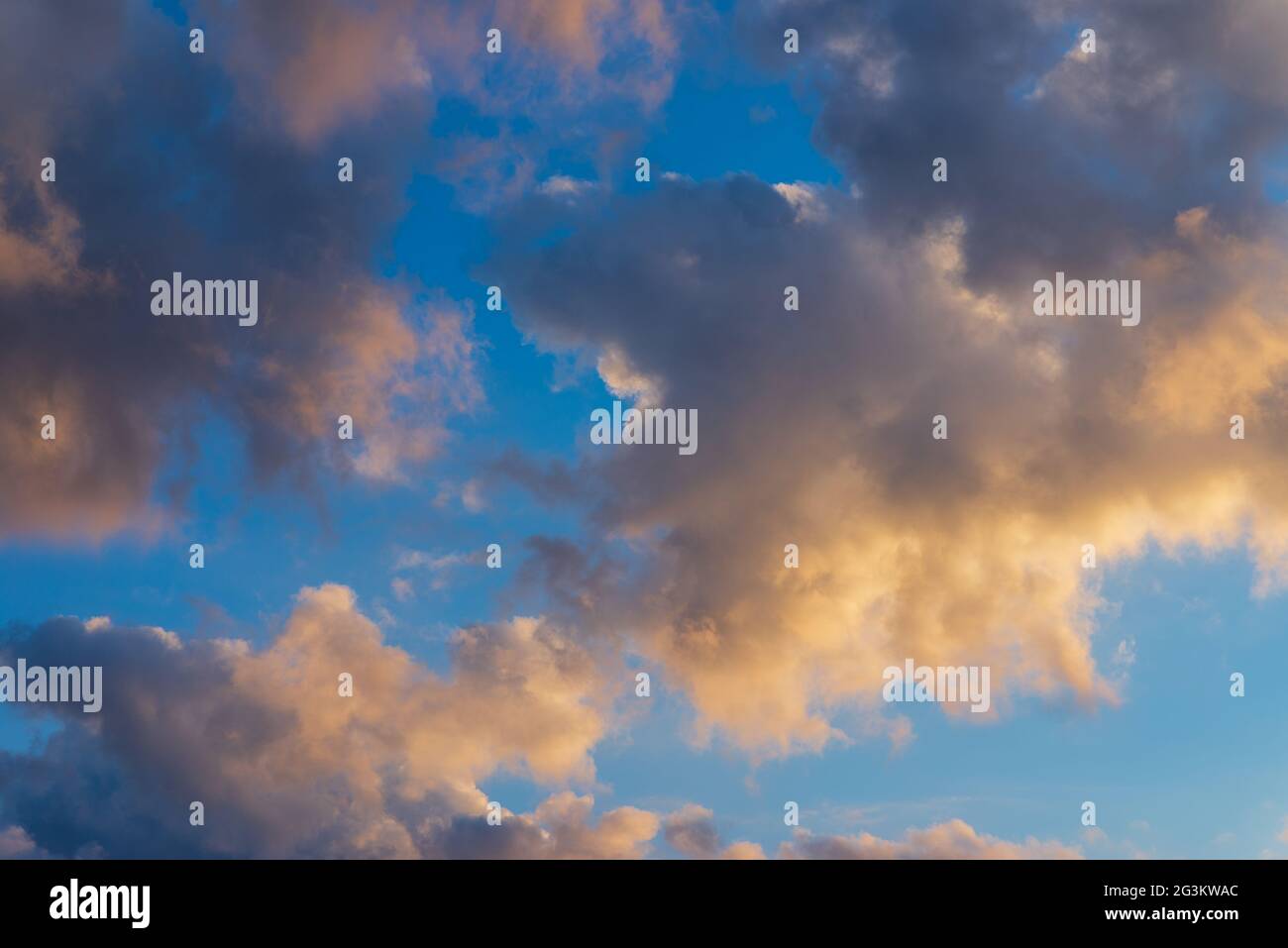 Murky clouds hi-res stock photography and images - Alamy