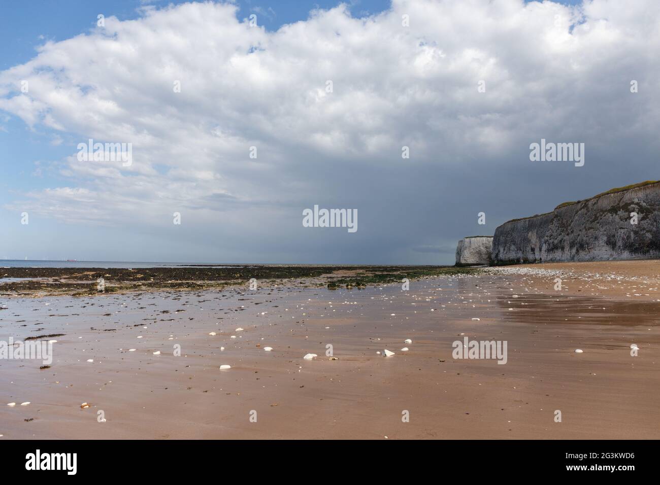 Botany bay sandy beach, Broadstairs, Kent, England Stock Photo - Alamy
