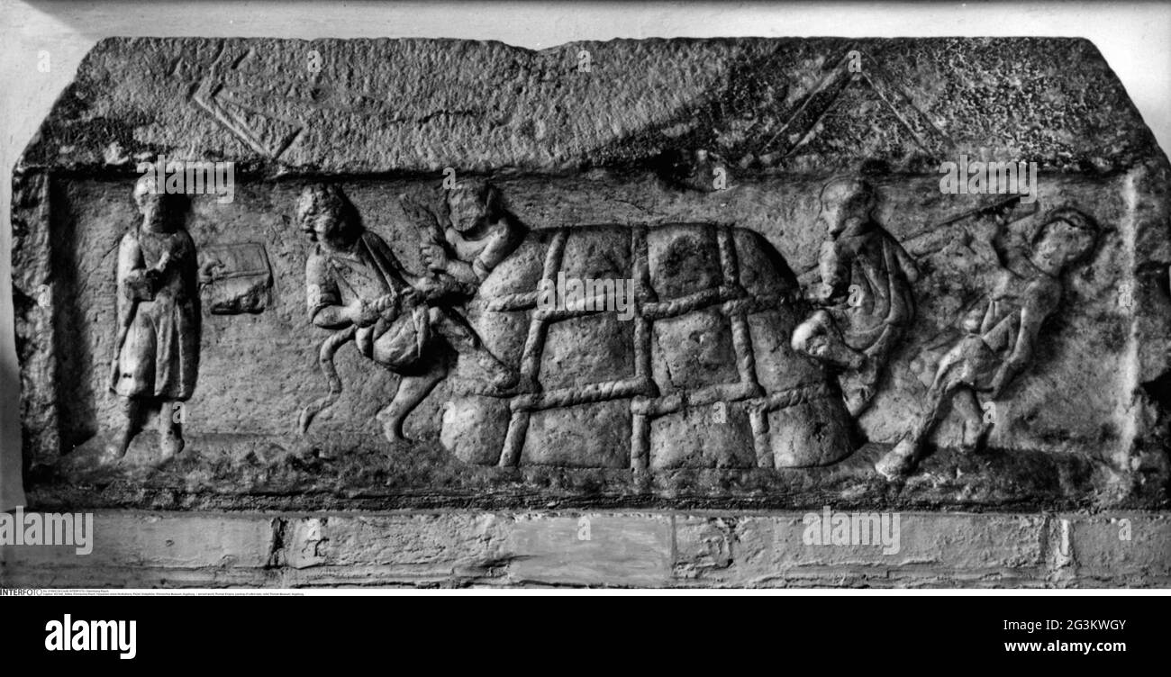Gravestone relief roman empire hi-res stock photography and images - Alamy
