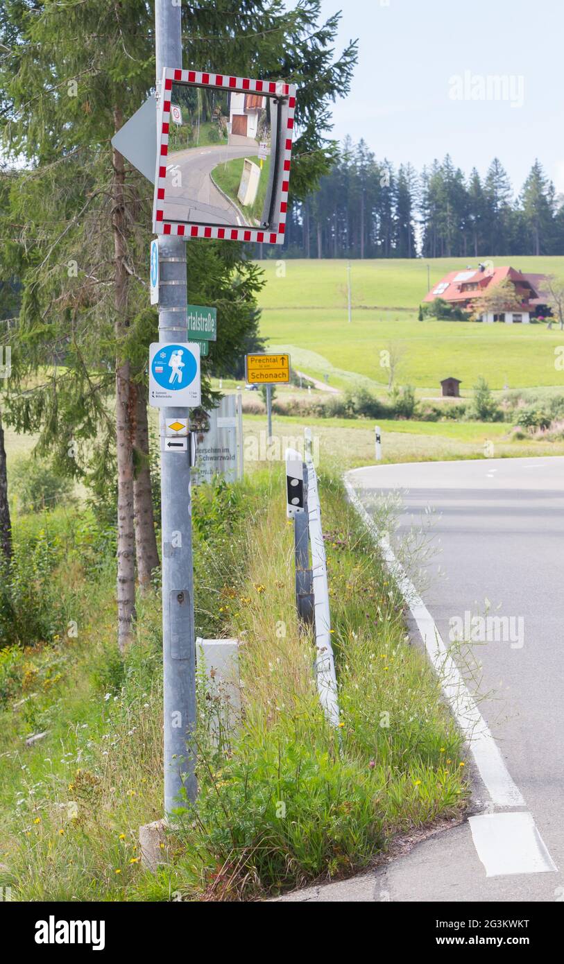 Corner trafic hi-res stock photography and images - Alamy