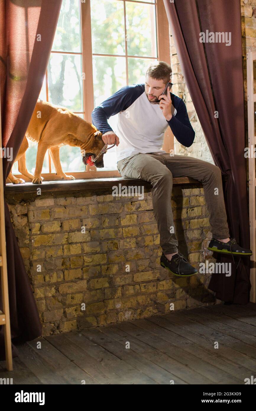 Talking dog hi-res stock photography and images - Alamy