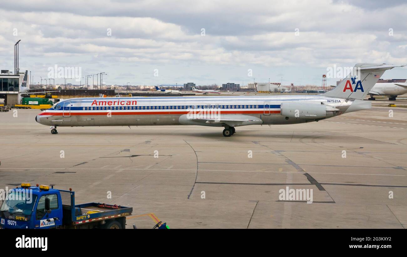 American Airlines MD-80 at Chicago O'Hare International Airport Stock ...