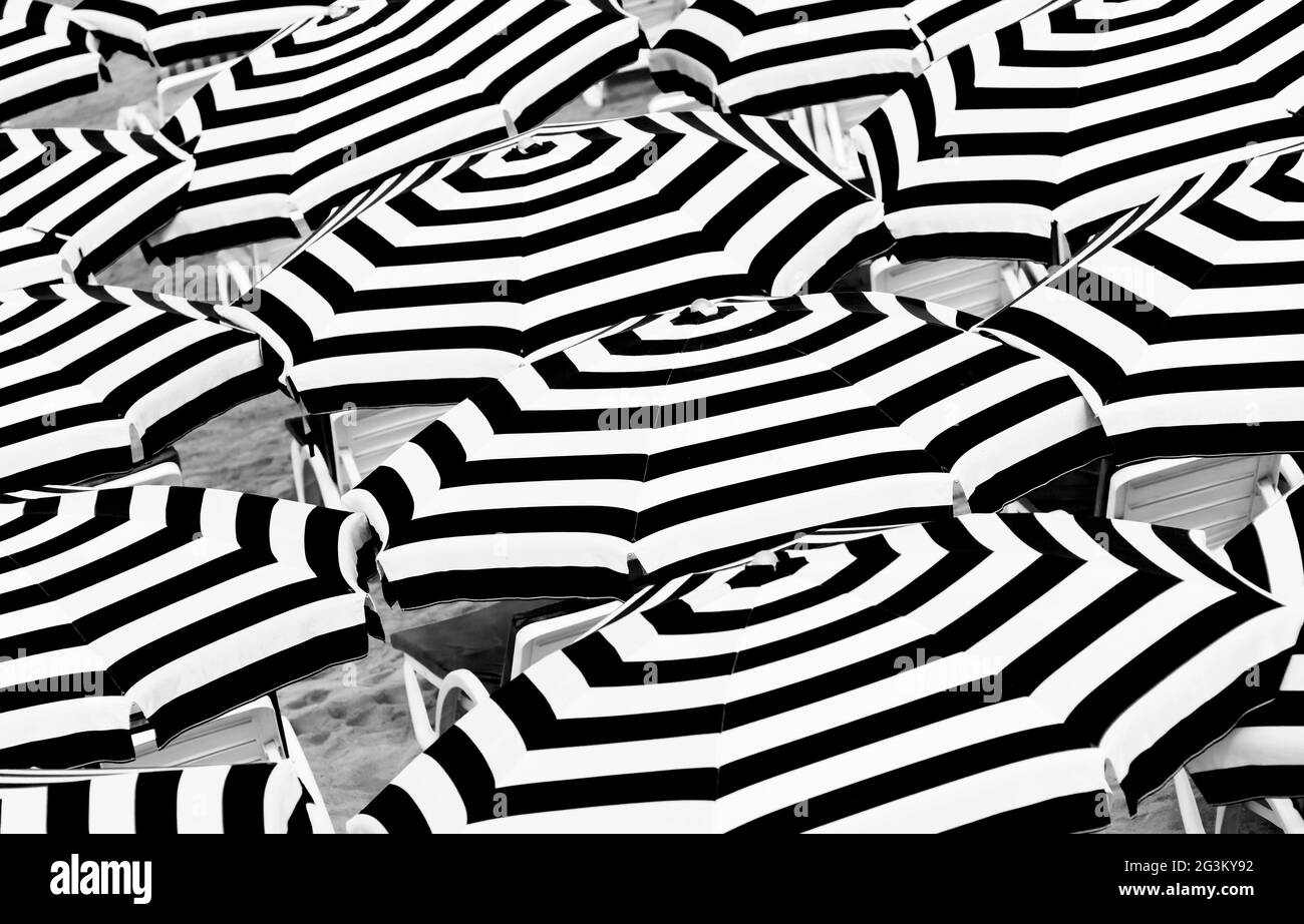 Umbrella pattern Black and White Stock Photos & Images - Alamy