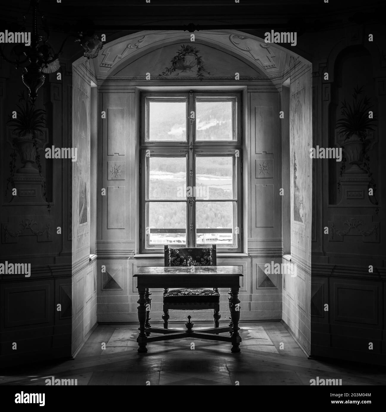 Mysterious room old castle hi-res stock photography and images - Alamy