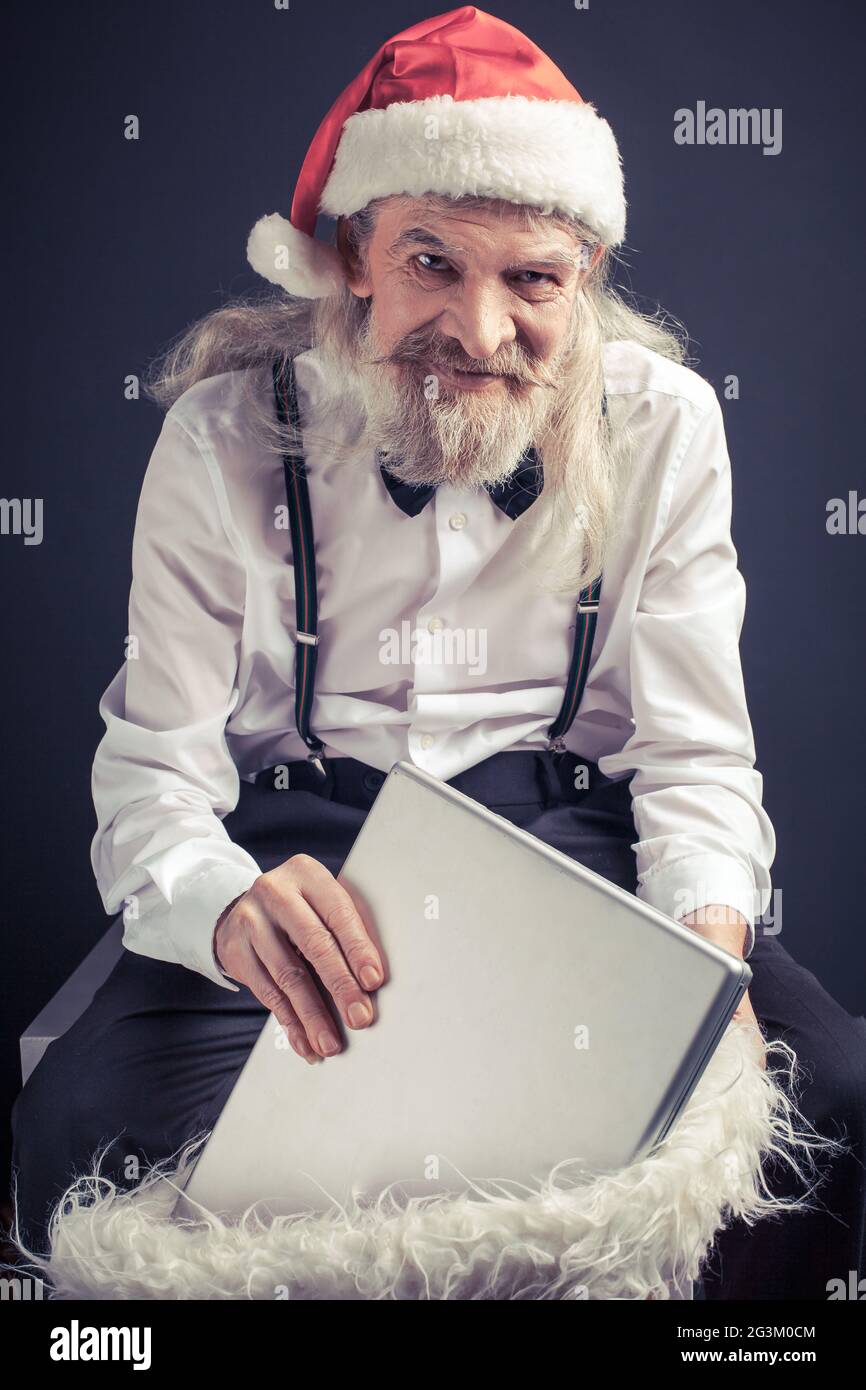 Wrinkled man hi-res stock photography and images - Alamy